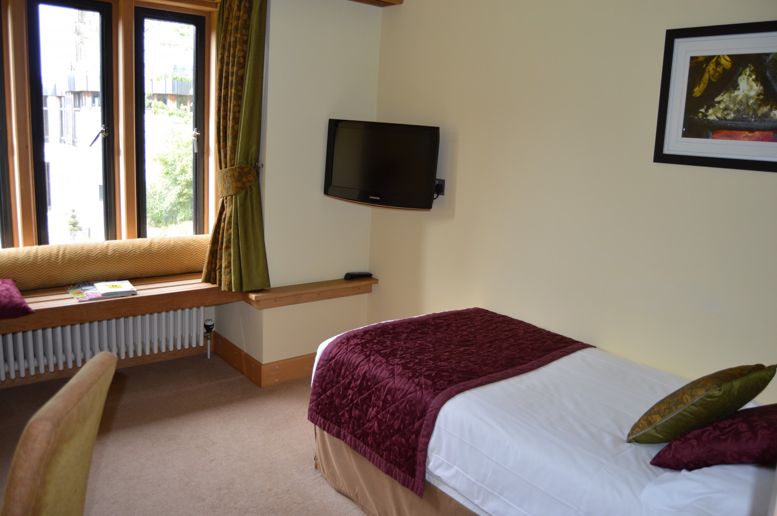 Lodge single bedroom (7) - Canterbury Cathedral Lodge